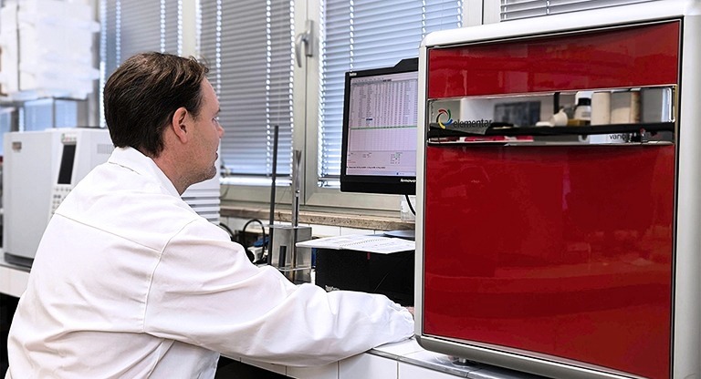 WELCOME TO OUR LAB, ELEMENTAR!