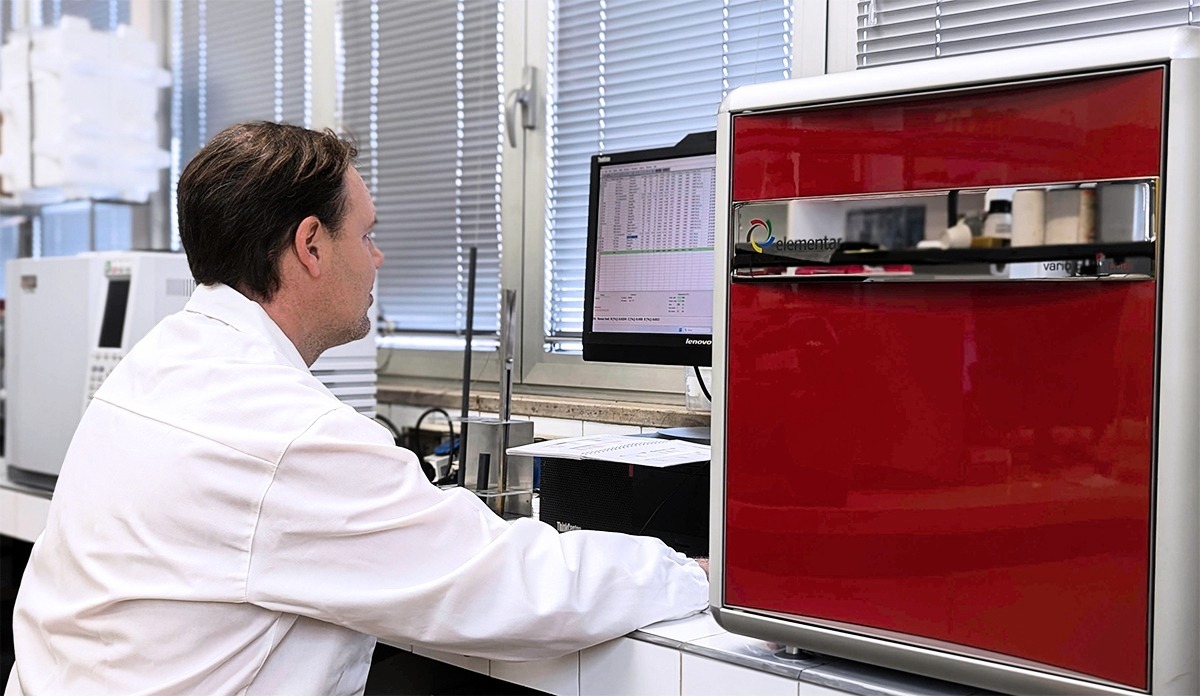 WELCOME TO OUR LAB, ELEMENTAR!